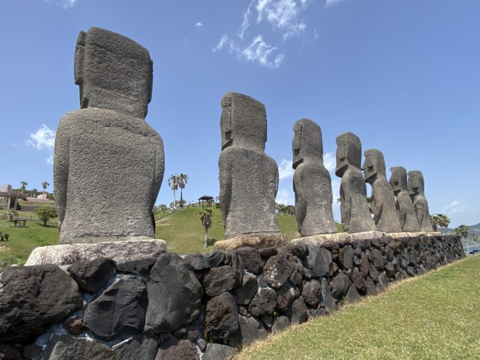 【日南】7体のモアイ「アフ・アキビ」に会いに行く（サンメッセ日南） | OLコムギの週末弾丸旅ブログ